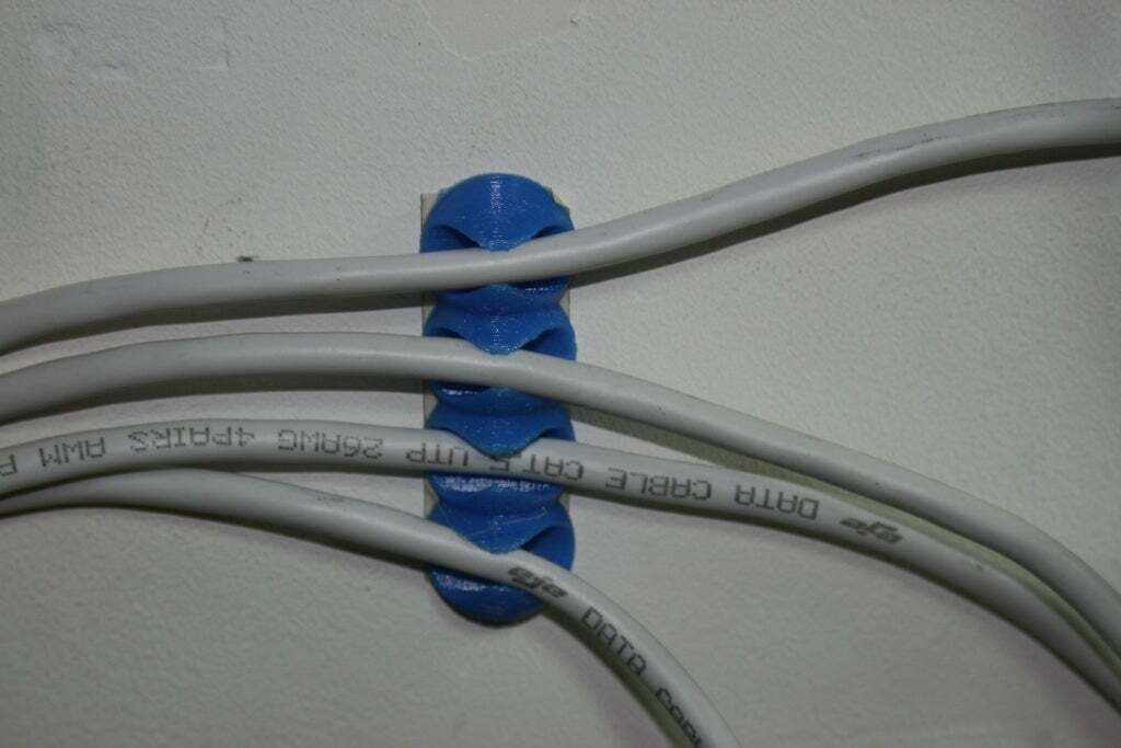 Free STL file guide câble x 4 🎨・3D printer design to download・Cults